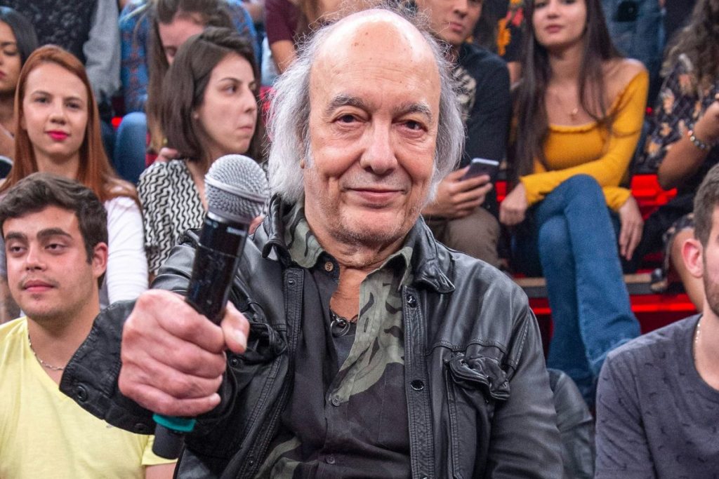 Após fake news, Erasmo Carlos tem previsão de alta nos próximos dias