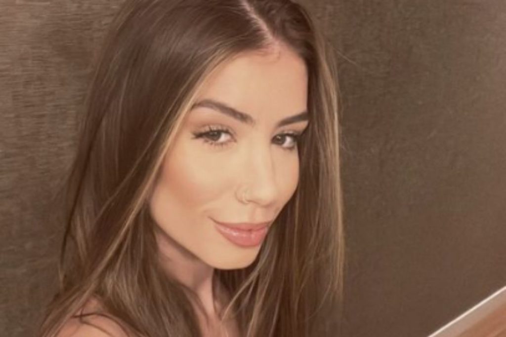 Maria Lina, ex de Whindersson, revela problema em pós-operatório