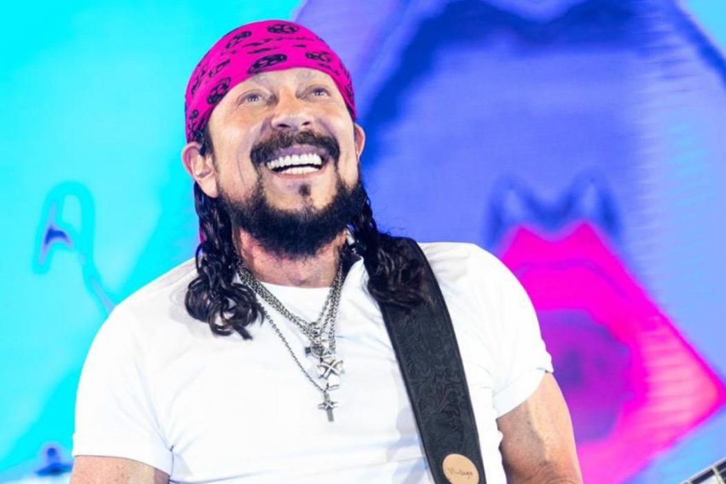 Bell Marques abre o 'Vumbora Pro Mar' e leva público ao delírio - OFuxico