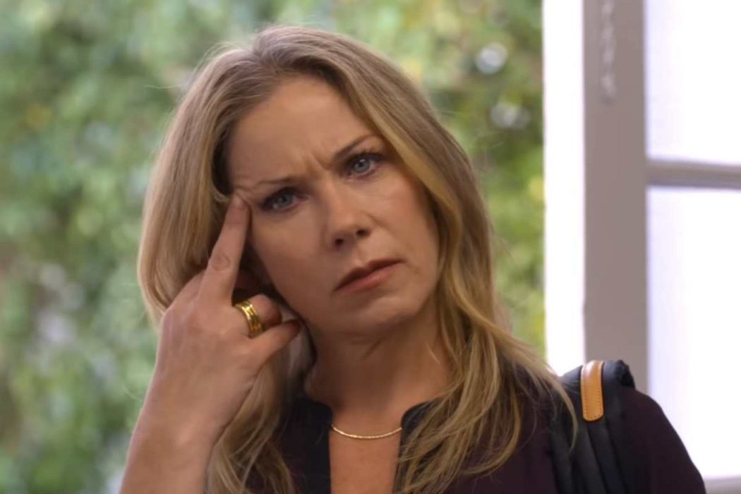 Após diagnóstico de esclerose múltipla, Christina Applegate volta à Netflix