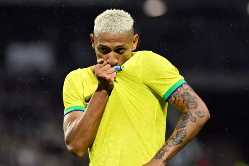 Copa do Mundo: Richarlison garante a vitória na estreia do Brasil