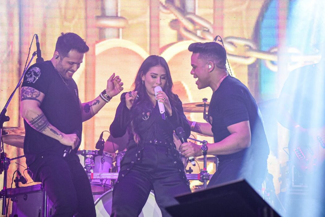 Simone Mendes faz primeiro show após fim oficial da dupla