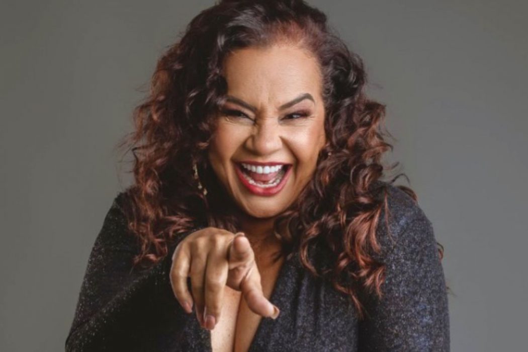 Que diva! Aos 65 anos, Solange Couto aparece toda sensual, de lingerie