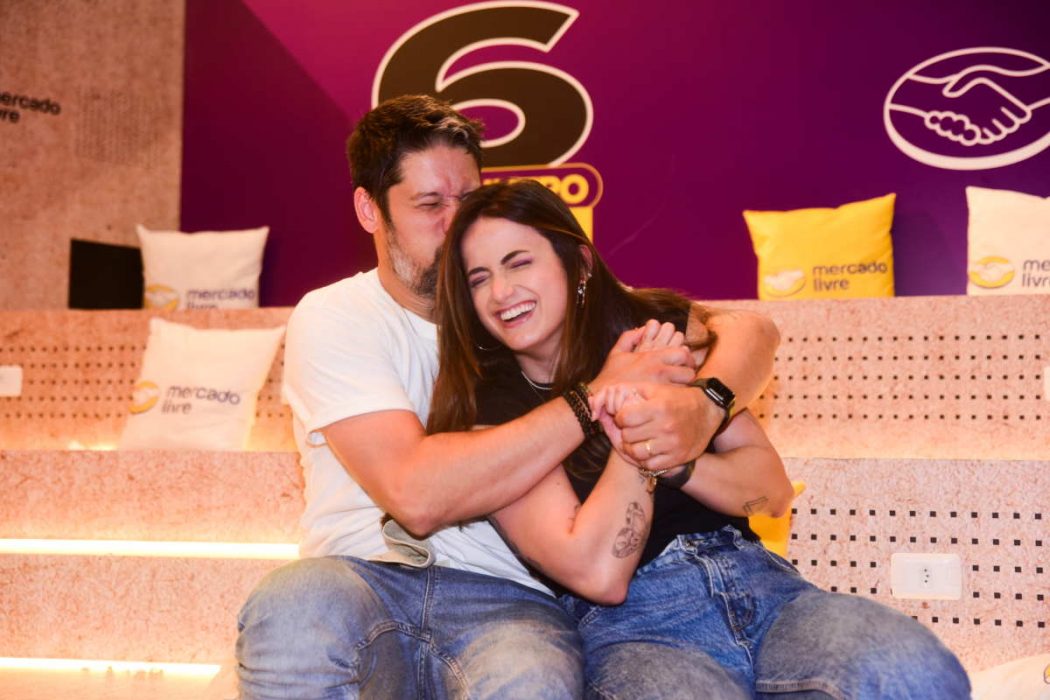 CCXP22: Phelipe Siani e Mari Palma são puro amor nos bastidores