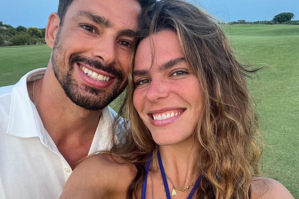 Cauã Reymond e Juan Paiva se reencontram e matam as saudades