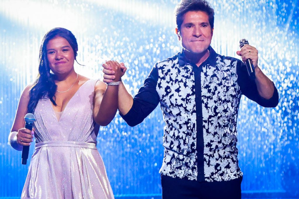 Daniel se emociona ao cantar ao lado da filha de João Paulo