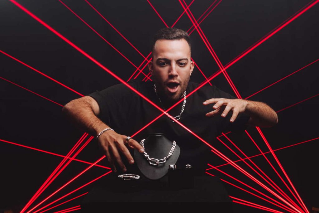 Lucas Rangel lança collab de joias - OFuxico