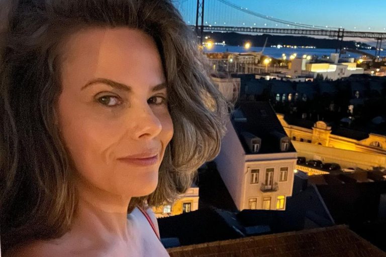 Maria Cândida exibe 'corpo real' e exalta a autoestima feminina