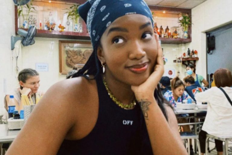 IZA surge ‘sereiona’ em caverna de praia na Tailândia