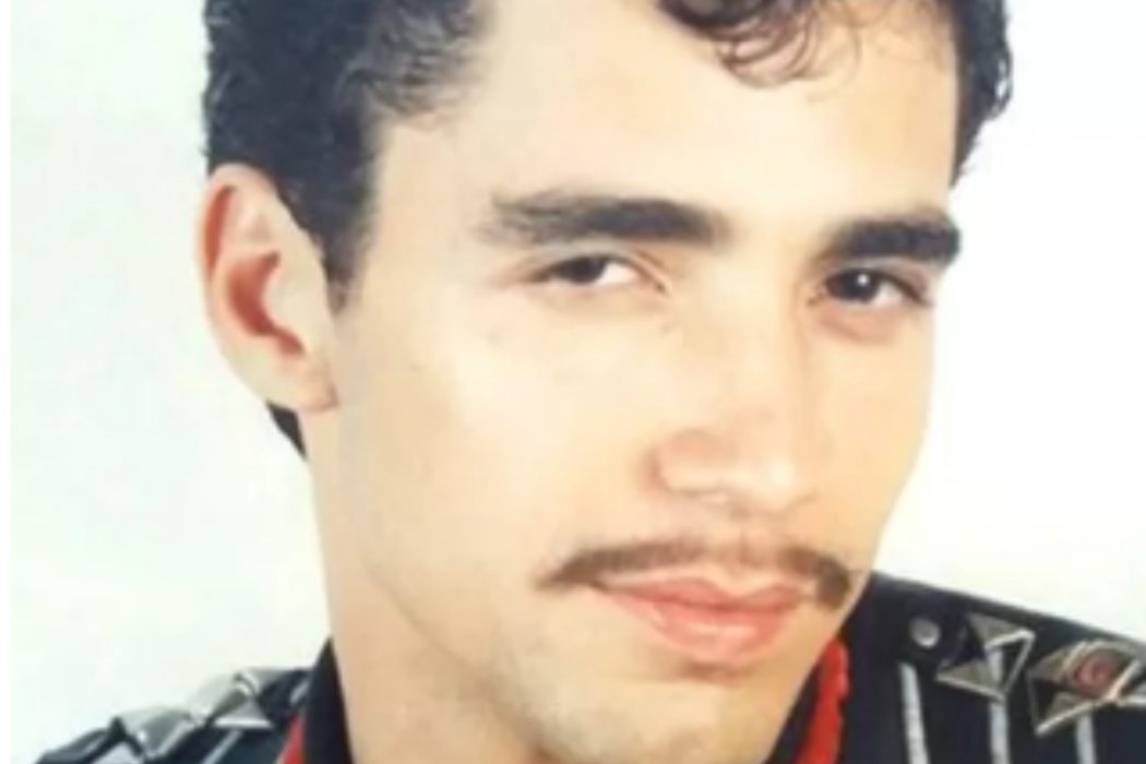 Do bigodinho fino ao novo visual: veja as transformações de Latino