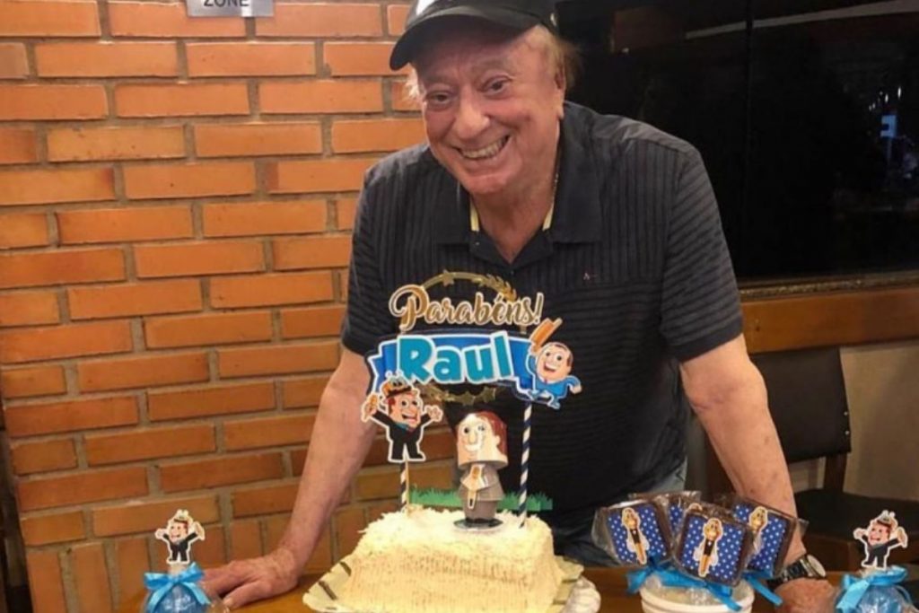 Raul Gil comemora 85 anos com tema especial. Veja! - OFuxico