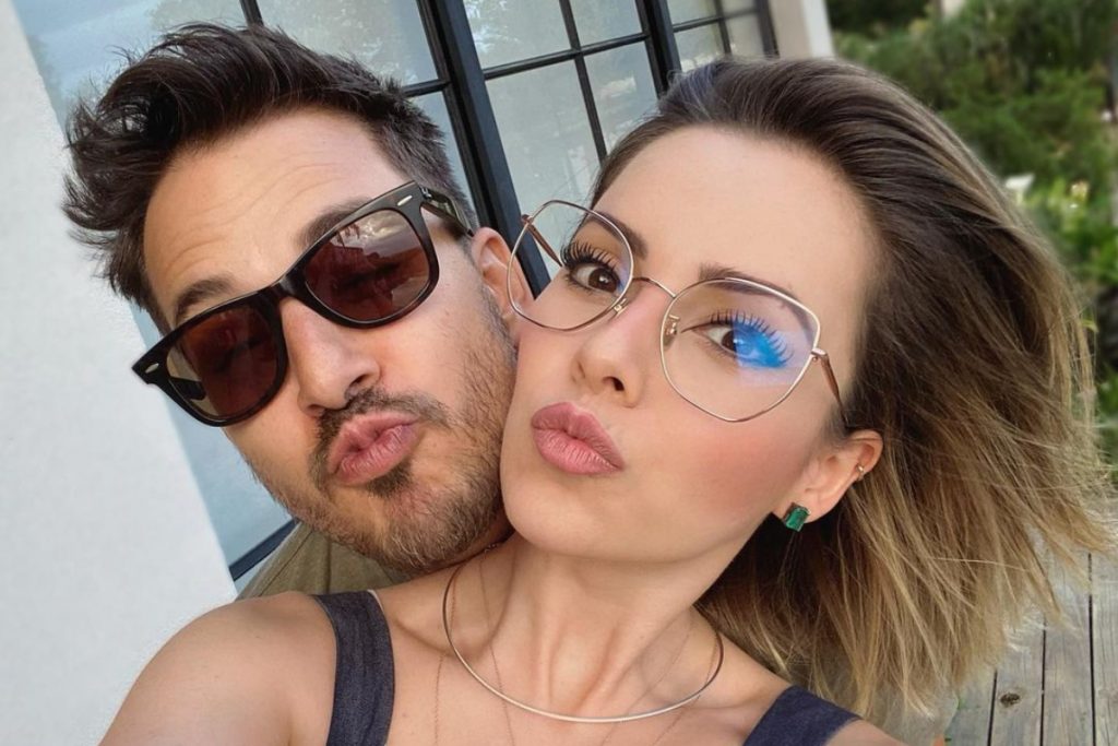 Sandy completa 40 anos e ganha homenagem de Junior. Vídeo!