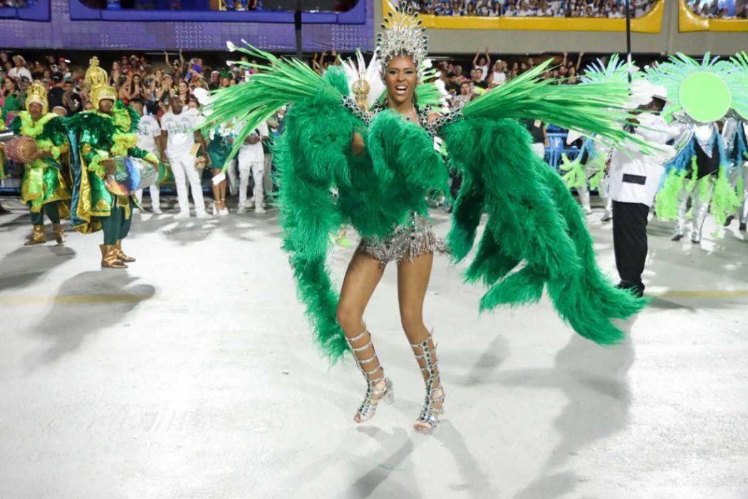 Wenny Isa, irmã de Lexa, brilha como princesa do Império Serrano