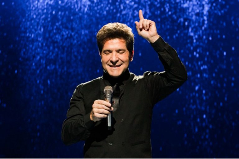 Daniel celebra 40 anos de carreira com turnê que homenageia João Paulo