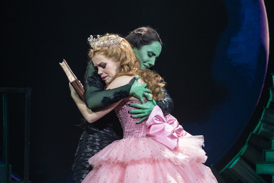 Musical 'Wicked' volta ao Brasil e já é sucesso garantido. Veja fotos!