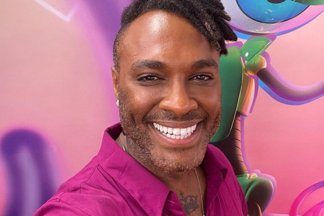 BBB23: Fred Nicácio ganha presente inusitado de fã e cai na risada