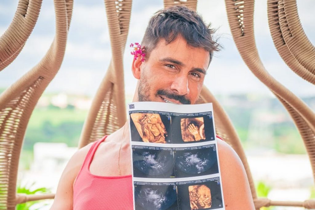 Julio Rocha faz foto de gestante e pede ajuda para escolher nome da filha