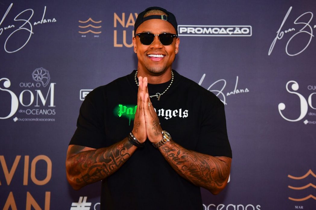 Léo Santana lança EP e abre jogo sobre reações ao seu corpão