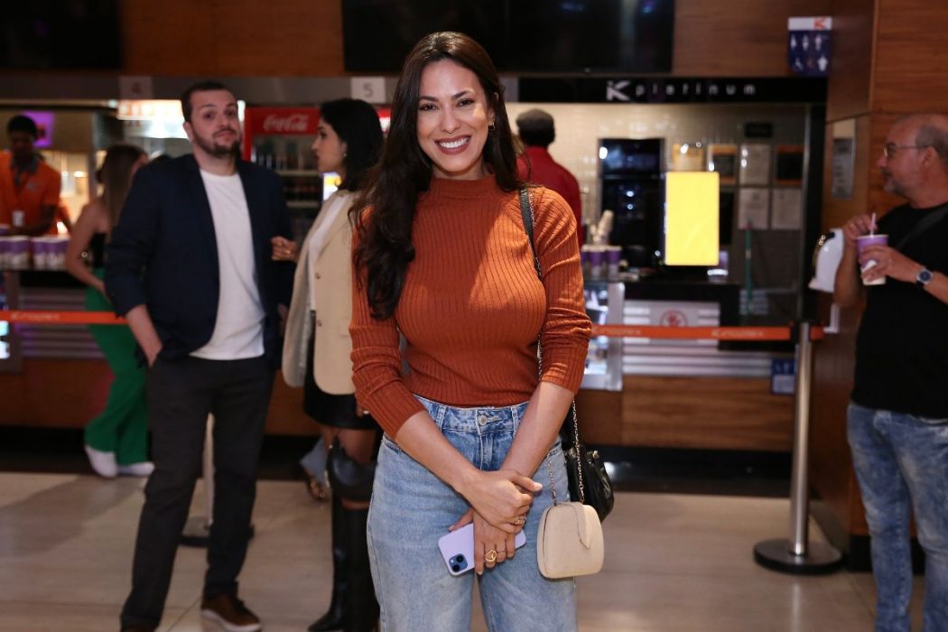 Edson Celulari e Kadu Moliterno vão com as esposas em pré-estreia