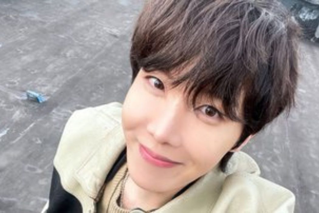 BTS: J-Hope posta última foto com novo visual para exército militar. Veja!