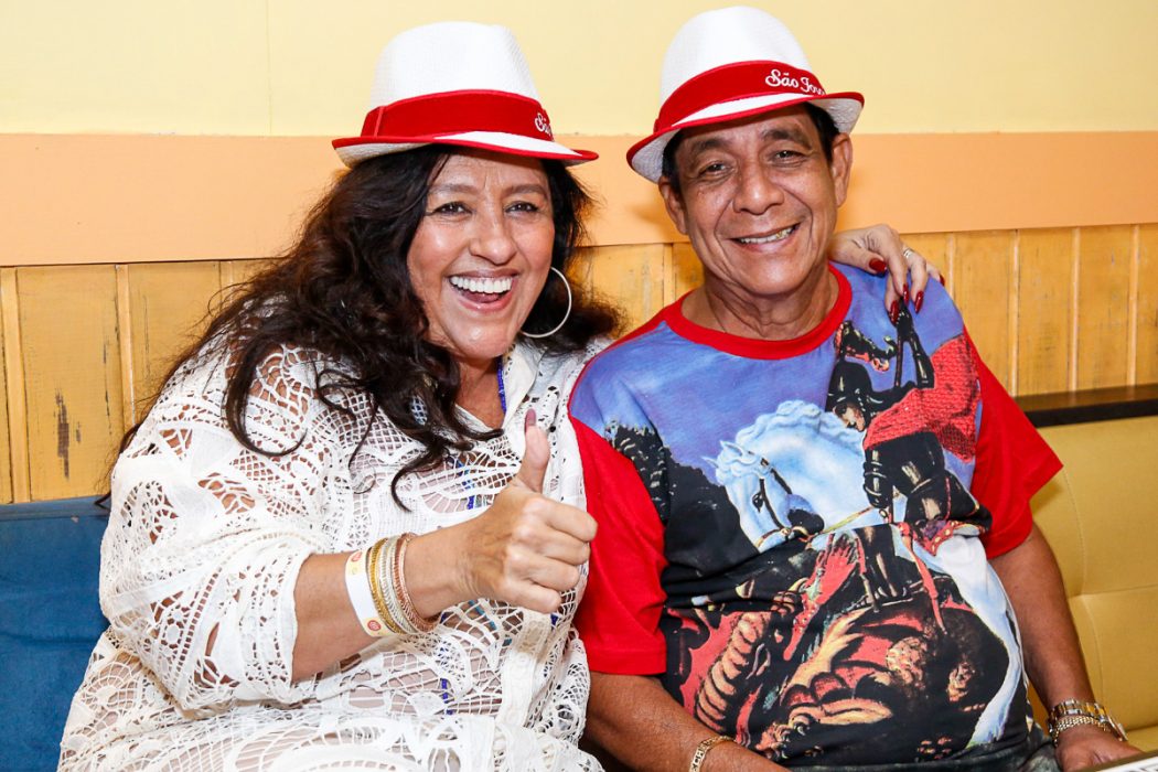 Zeca Pagodinho reúne famosos em tradicional feijoada de São Jorge