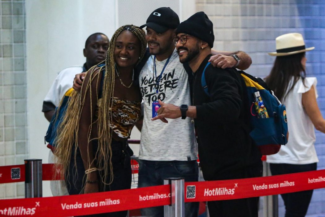 Ex-BBBs causam no aeroporto após fim das gravações na Globo. Fotos!