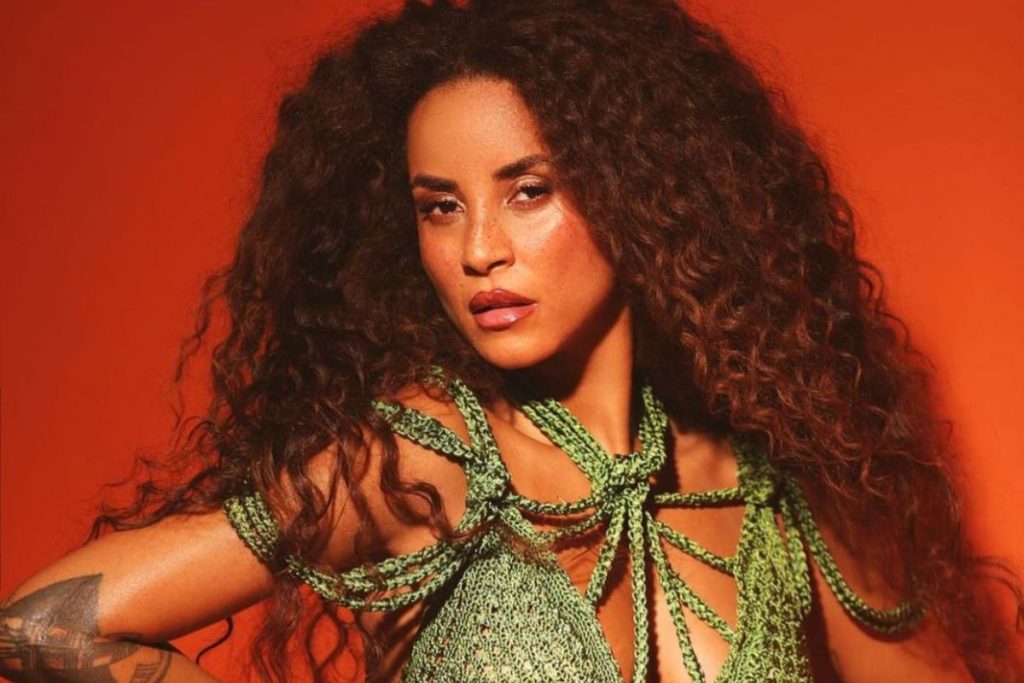 Domitila planeja documentário e fala de seu lado 'bruxinha': 'Sensitiva'