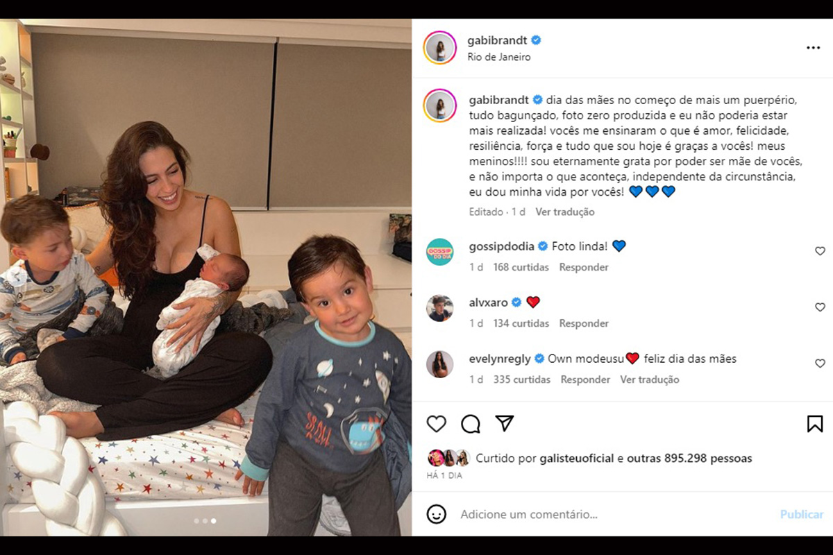 Gabi Brandt posta foto encantadora com os três filhos