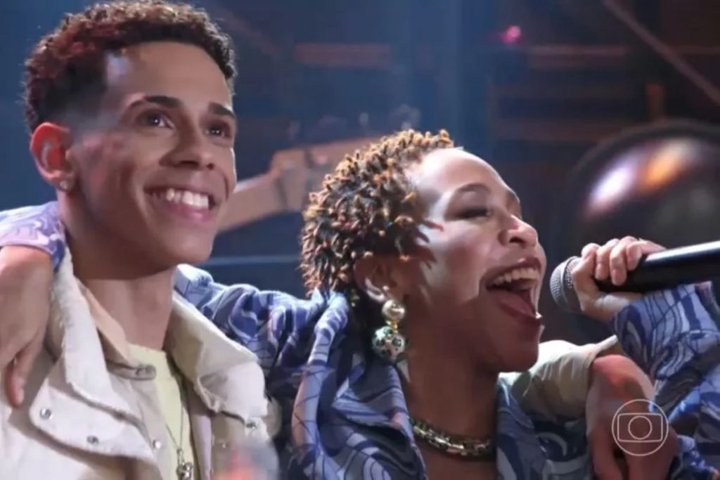 Karol Conká canta com o filho e recebe declaração. Vídeo! - OFuxico