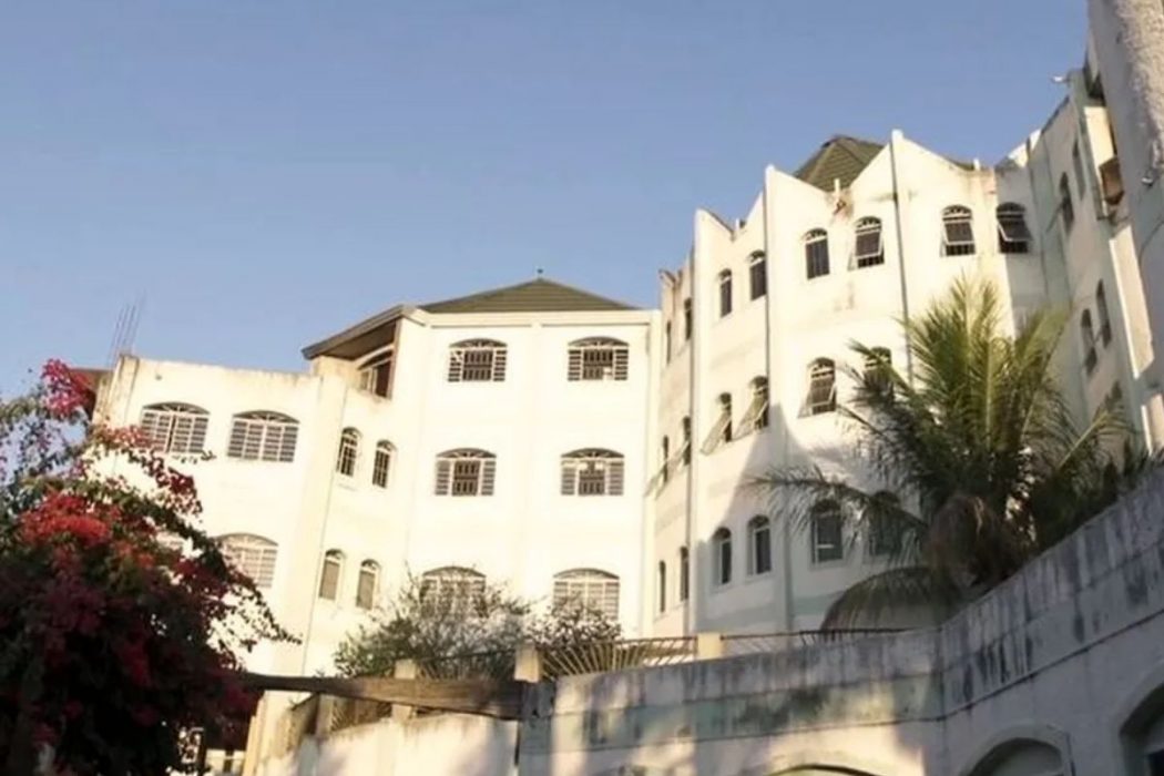 Abandonado, castelo milionário do cantor José Rico vai a leilão