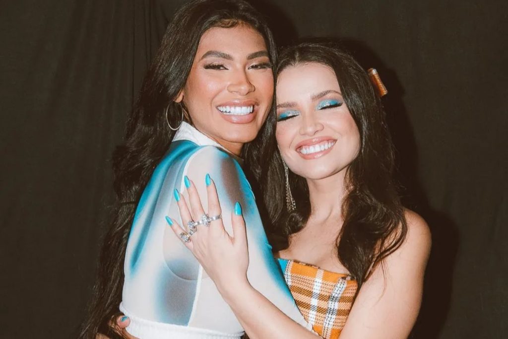 Juliette Freire chama atenção na passarela de desfile de moda