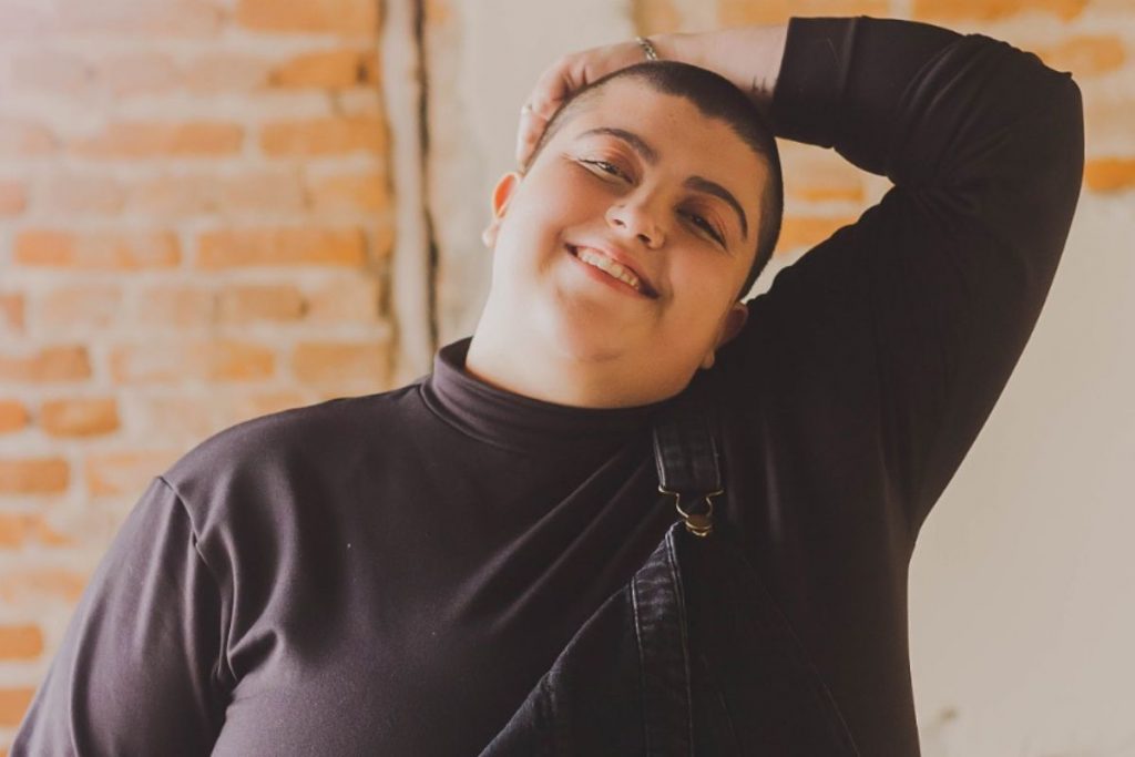 Ana Vilela: Show no Blue Note em São Paulo e outdoor em Portugal