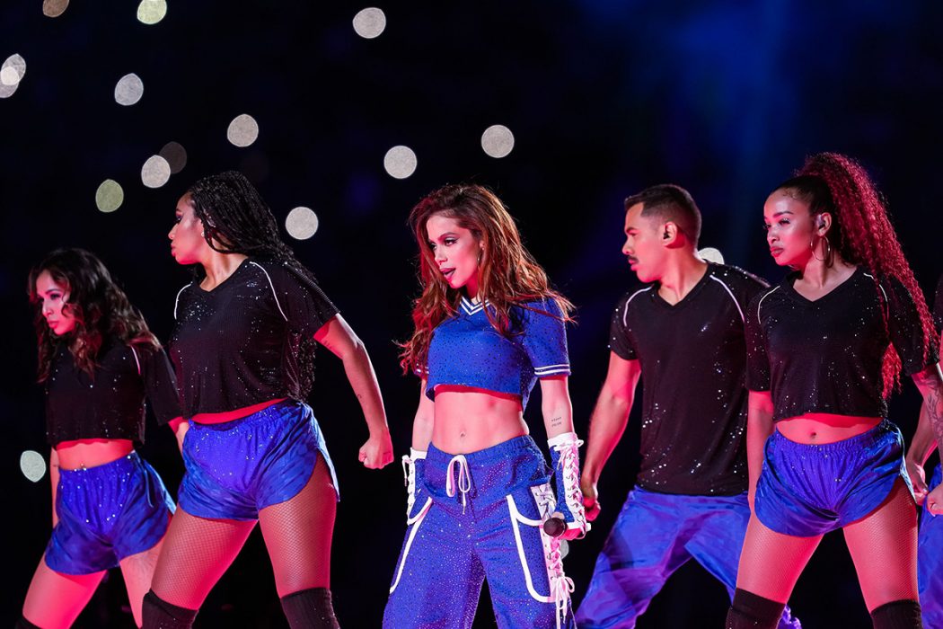 Anitta lança single em apresentação histórica na Champions League