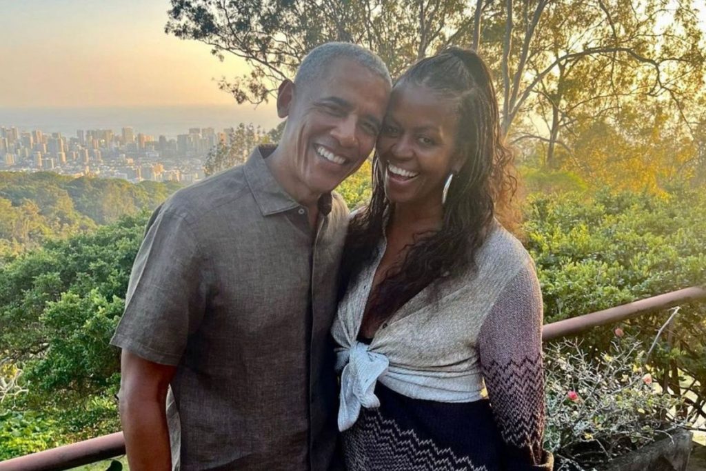 Barack Obama apalpa Michelle Obama em viagem. Foto! - OFuxico