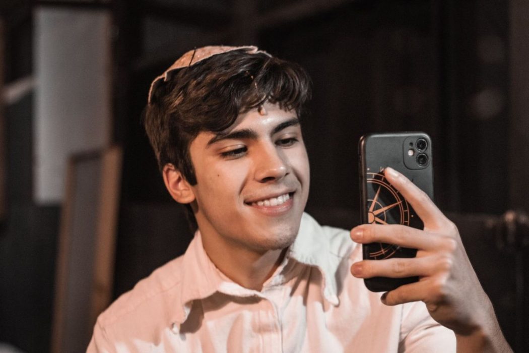 Henrique Camargo se divide entre série 'Reis' e cinema - OFuxico