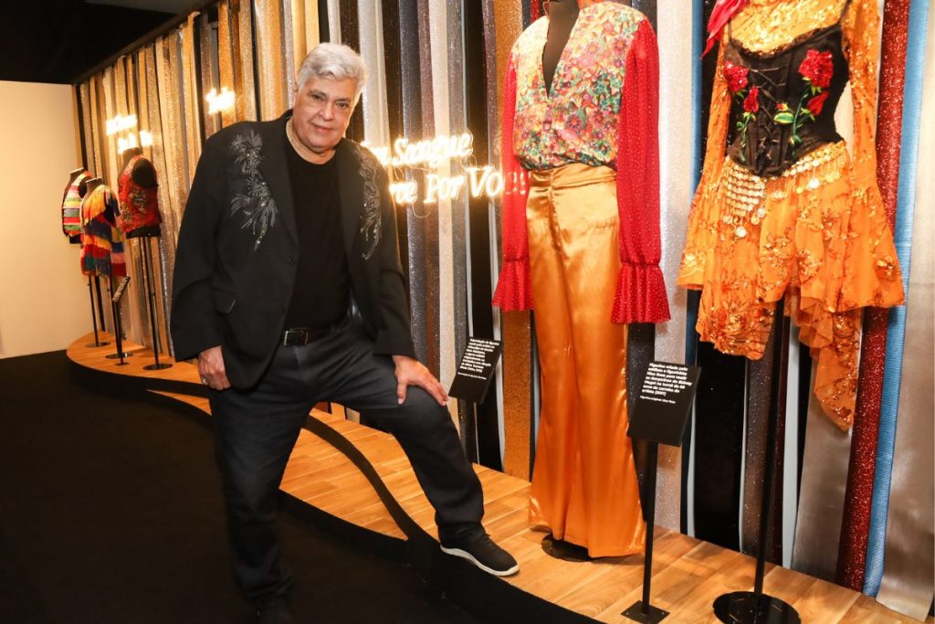 Após AVC, Sidney Magal inaugura exposição em São Paulo - OFuxico