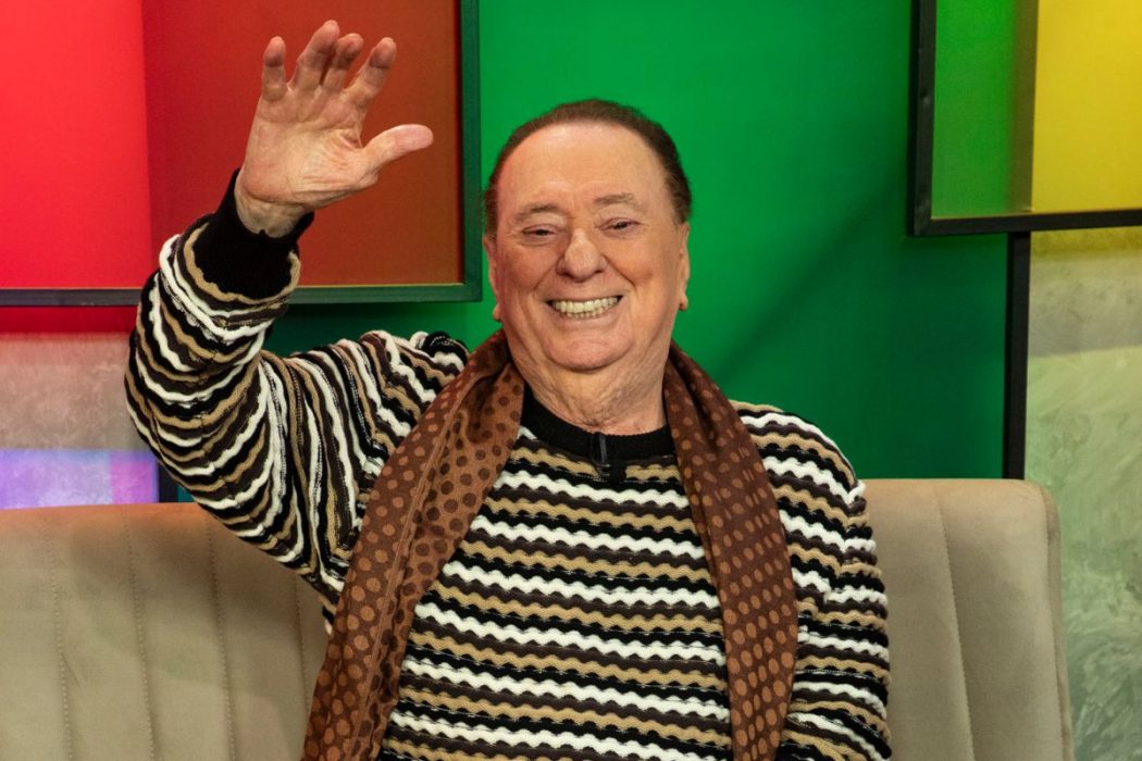Raul Gil visita a TV Globo - OFuxico