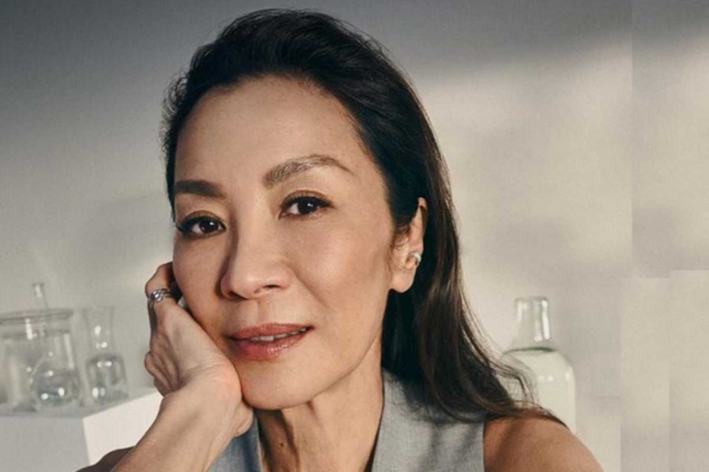 Michelle Yeoh leva Oscar ao casamento com executivo da F1