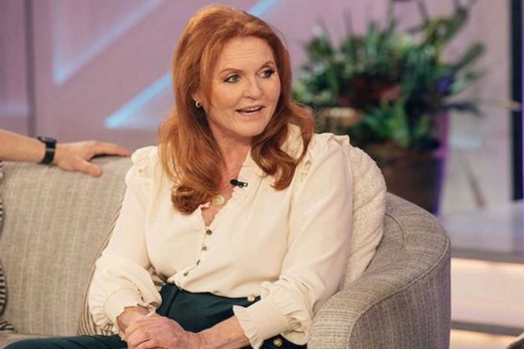Sarah Ferguson leva cães da rainha Elizabeth para passear