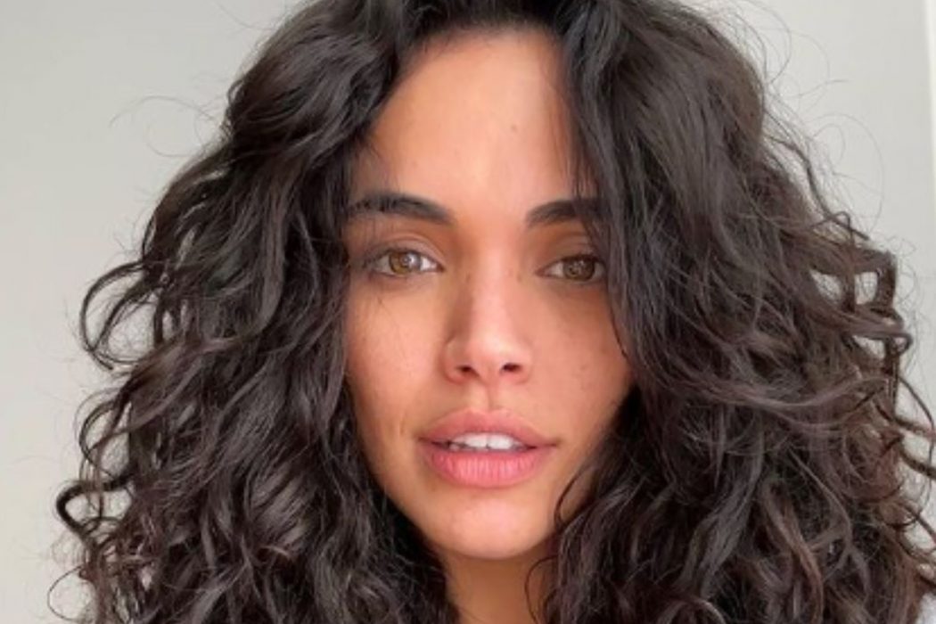 Giovana Cordeiro, atriz de ‘Fuzuê’, se torna musa da Porto da Pedra