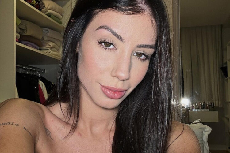 Maria Lina retoca cirurgia plástica nos seios e explica motivos