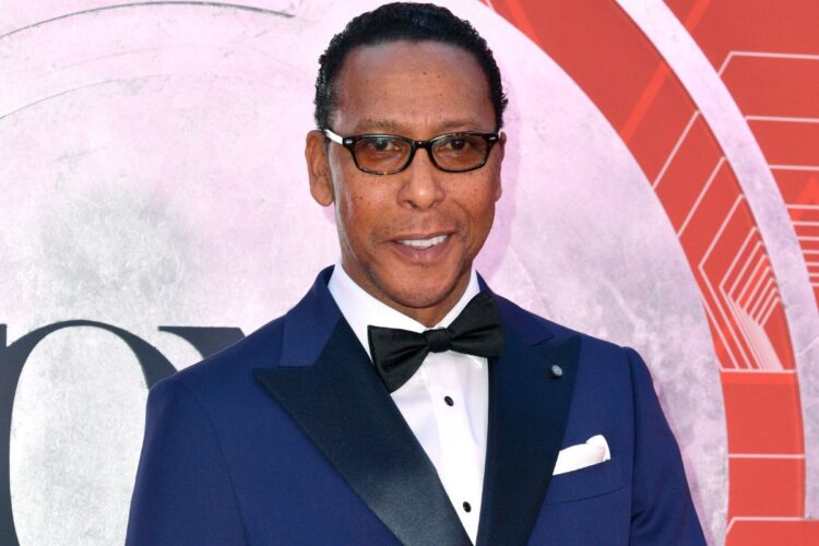 Atores de 'This is Us' lamentam a morte de Ron Cephas Jones, o William