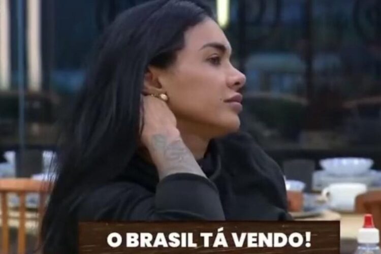 Enquete A Fazenda 15: Você quer que Simioni seja expulsa?