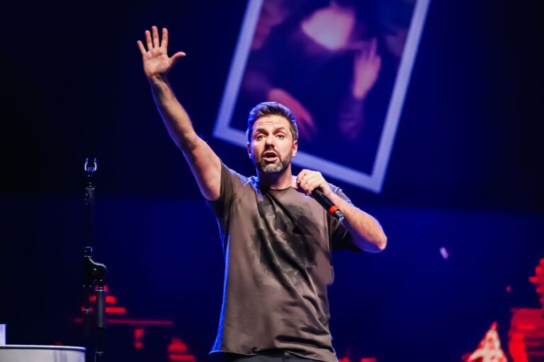 Fábio Rabin lança especial de comédia pelo Amazon Prime - OFuxico