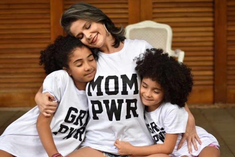 Samara Felippo: Uma das alunas deixa escola após ato racista