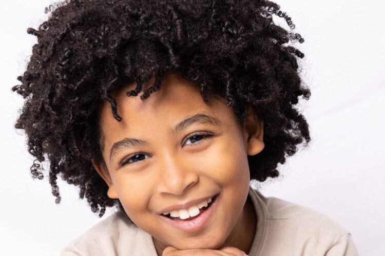 Victor Lima comemora estreia nas novelas - OFuxico