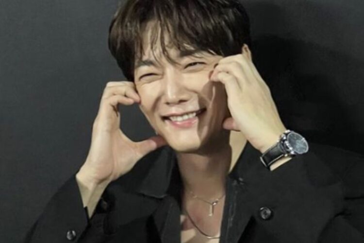 Choi Jin-hyuk comanda fanmeeting em Twain - OFuxico