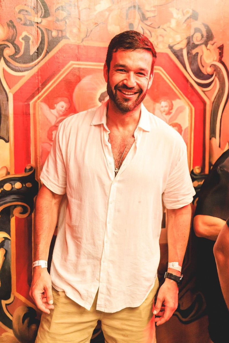 Famosos se esbaldam no ensaio da Timbalada em Salvador. Fotos! - OFuxico