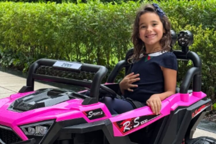 Após 'engano' do Papai Noel, Manu Tralli ganha o tão sonhado presente ...