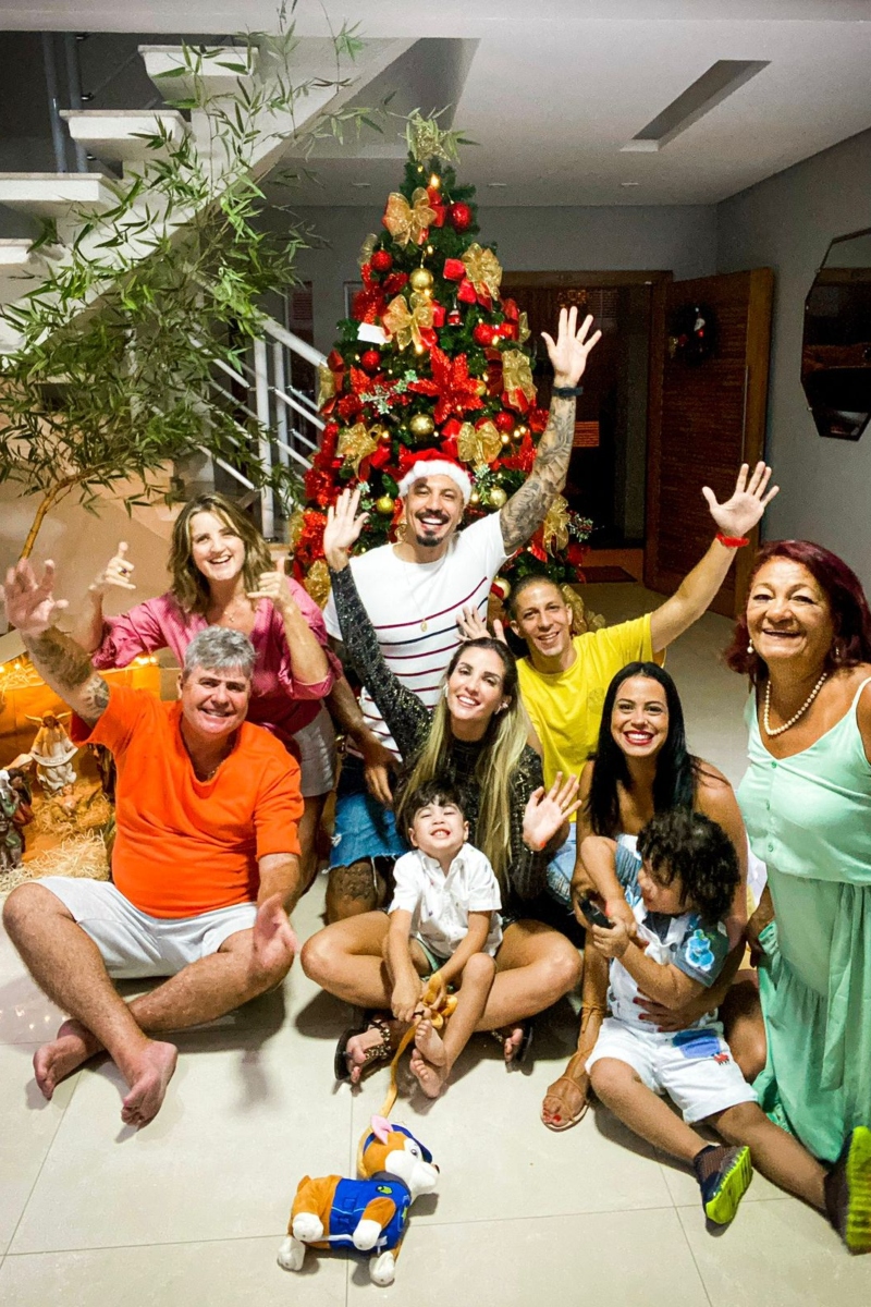 Ex-BBB Fê Medeiros recorda Natal inesquecível ao lado de Aline Gotschalg - OFuxico